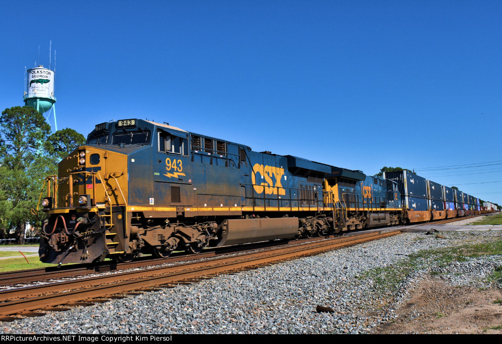 CSX 943